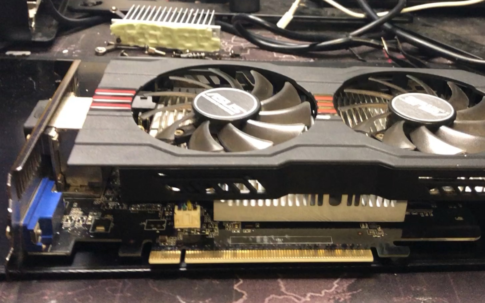 【焦香修显卡】免费风疗小伙伴的750ti,花屏不开机打不上驱动,看我来...