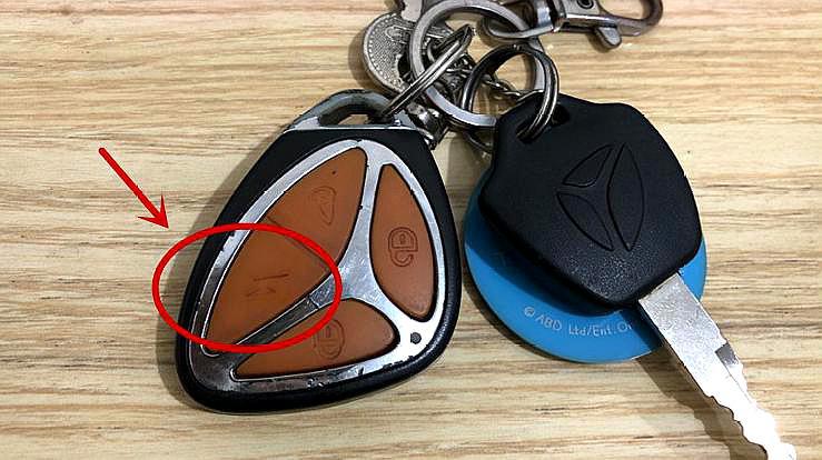 骑电动车这么久,原来电动车遥控器还隐藏个小功能,可惜才知道