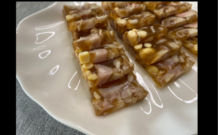 春节餐桌必备-自制黄豆猪蹄肉皮冻