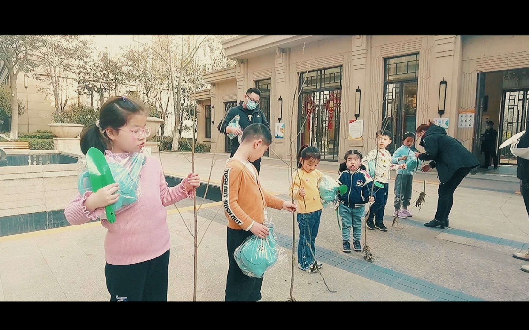 合肥市瑶海区:【爱绿护绿】播种一片绿色美好家园添新绿