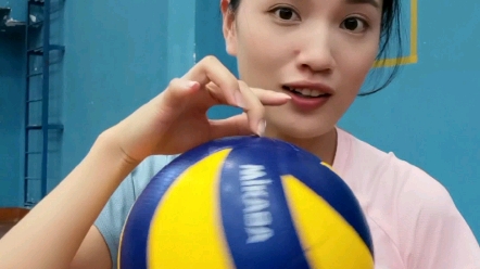 排球自己一人练习的方法。排球怎么练习?