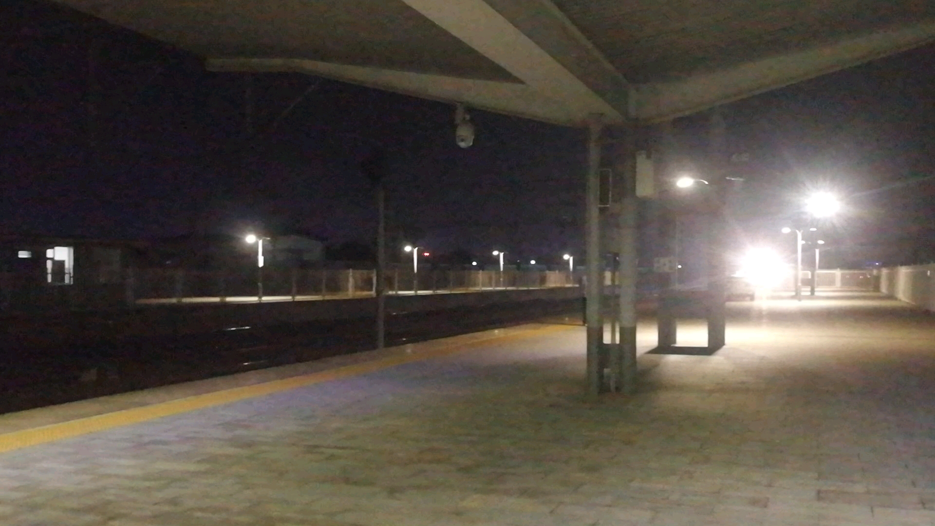 【滨城铁路】T367次列车进葫芦岛站 下行站台