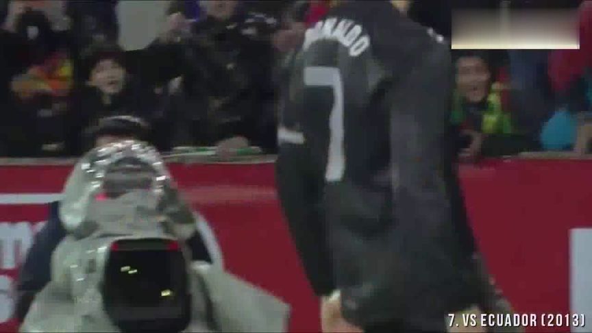 C罗超级帅气的一脚射门,队友都比C罗还激动