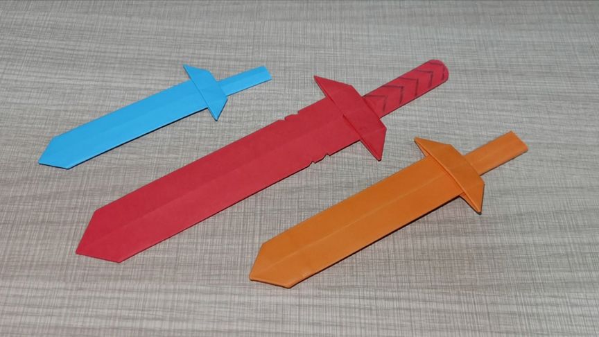 半张纸就搞定的宝剑折纸教程,简单又帅气,带上它我们一起闯天涯