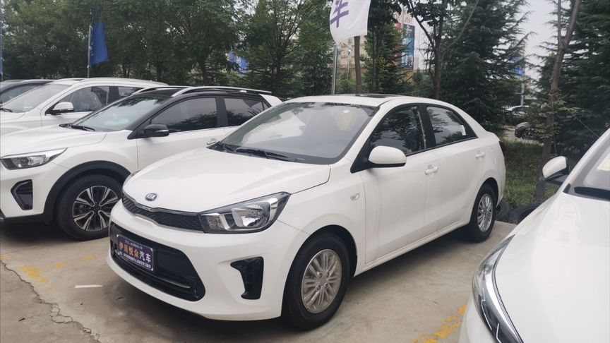 起亚这款自动挡轿车裸车5.49万,百公里油耗6升多,性价比怎样?