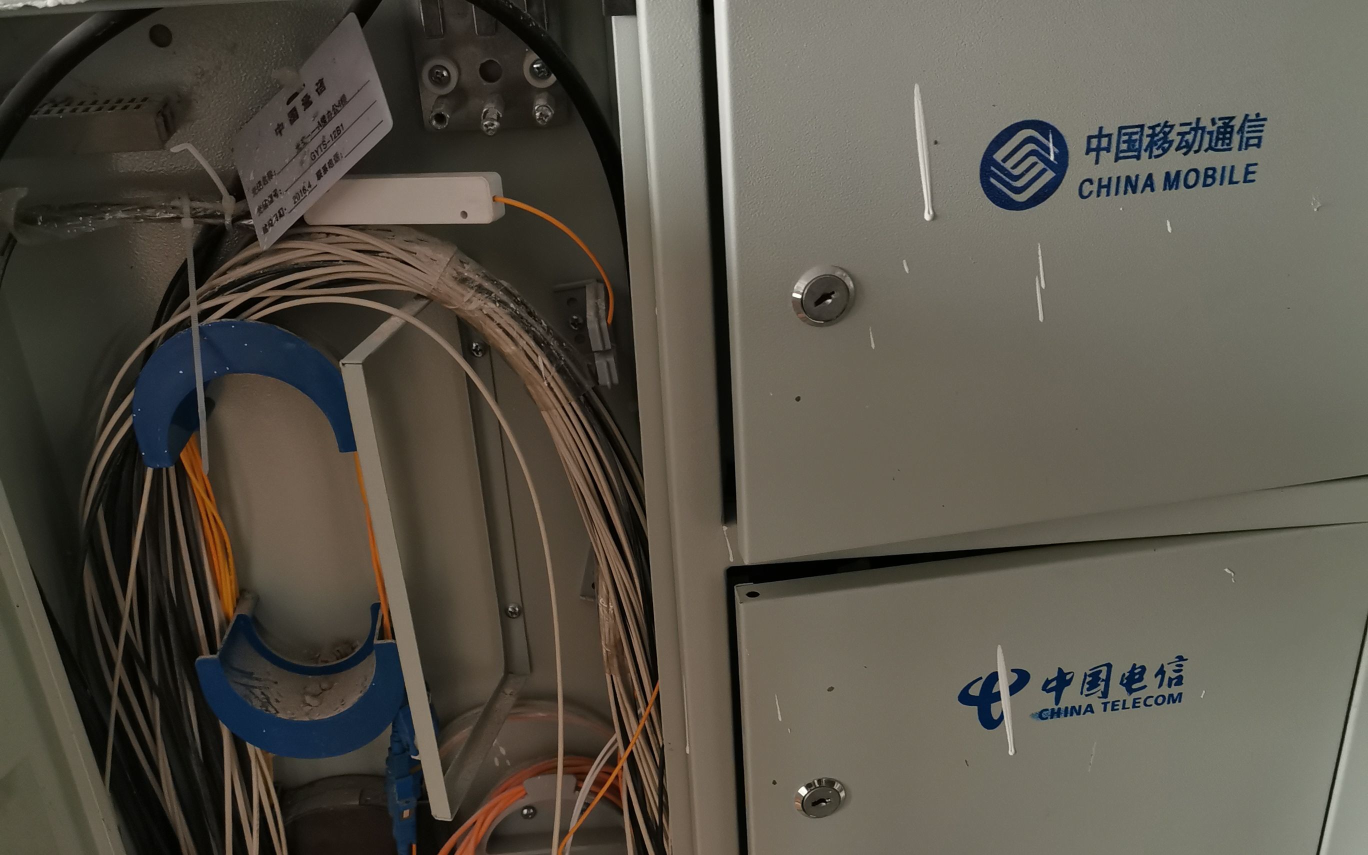 三网融合小区,每家只有一根线,想装第二条怎么办?宽带小哥支招