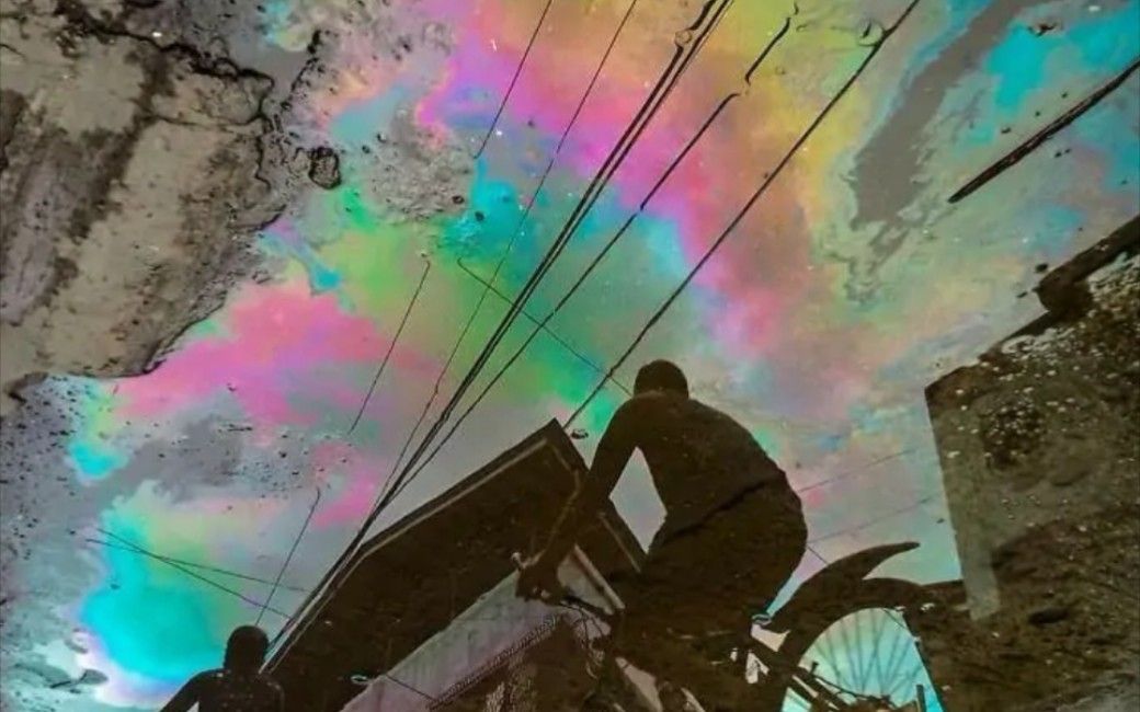 PS?不用,有才网友用一面镜子就能制造奇幻