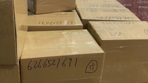 出货咯,出货咯!有走快递的,有走专线的!不管啥货,都可以走,欢迎来走货...