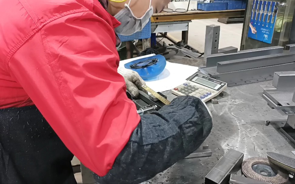 金属展示架制作夹具流程,专注为各大品牌设计定制各类零售终端产品...