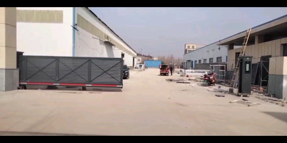 烟台电动门安装现场,烟台电动伸缩门,烟台电动大门