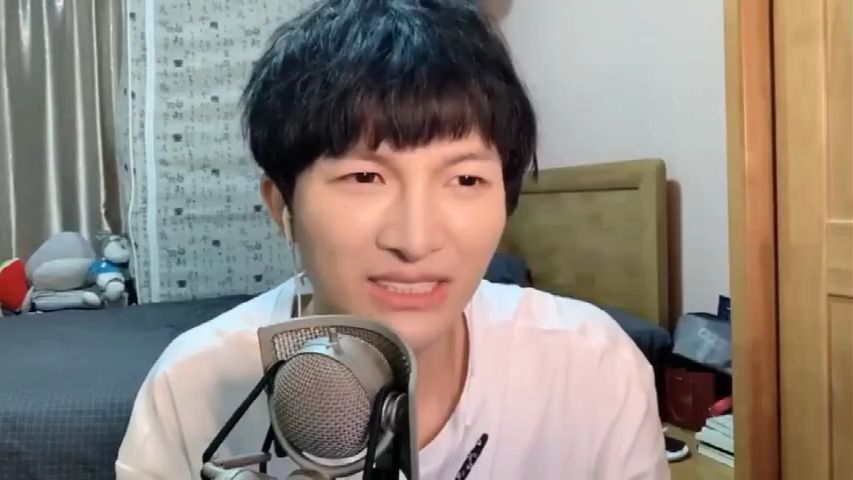 周深微博直播《芒种》,被天使啵过的嗓子太好听了