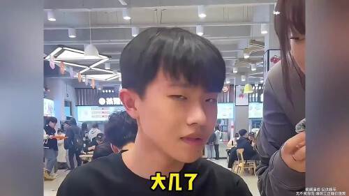 盘点校园里的爆笑采访,看到大家都不正常,我就放心了