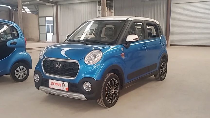 空间宽敞,底盘高的低速电动车,鸿日U8,油电两用冬暖夏凉