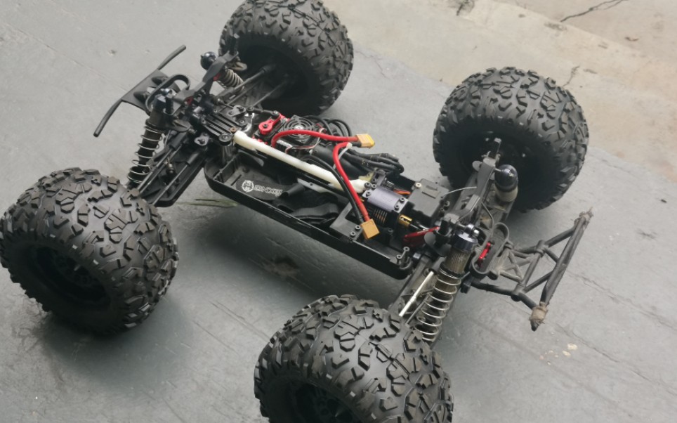 【rc模型】tekno mt410大脚 全op空翻测试 难以置信的传动强度