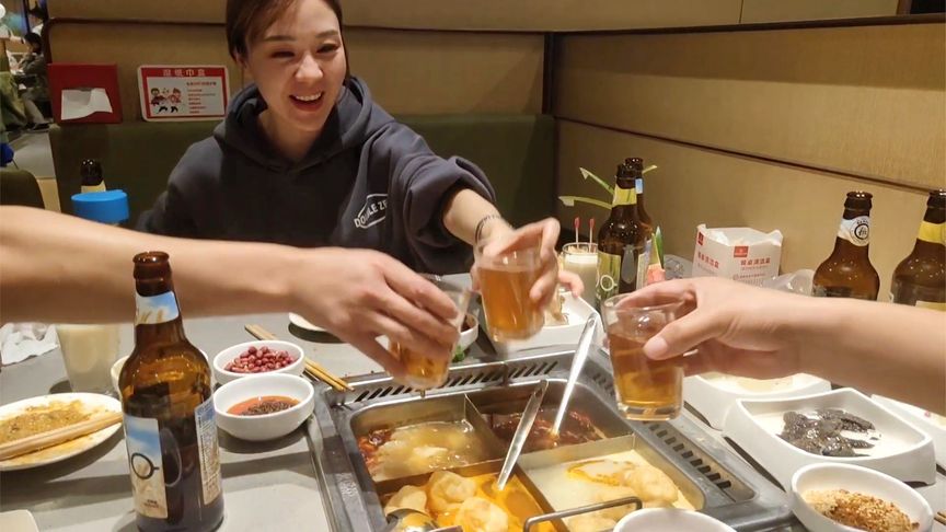 陪孕妇去吃海底捞 看看会有什么特殊待遇 海底捞成功是有原因的