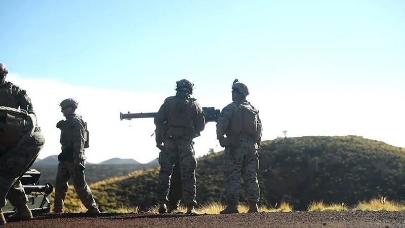 单兵防空利器:美军士兵进行"毒刺"导弹发射训练