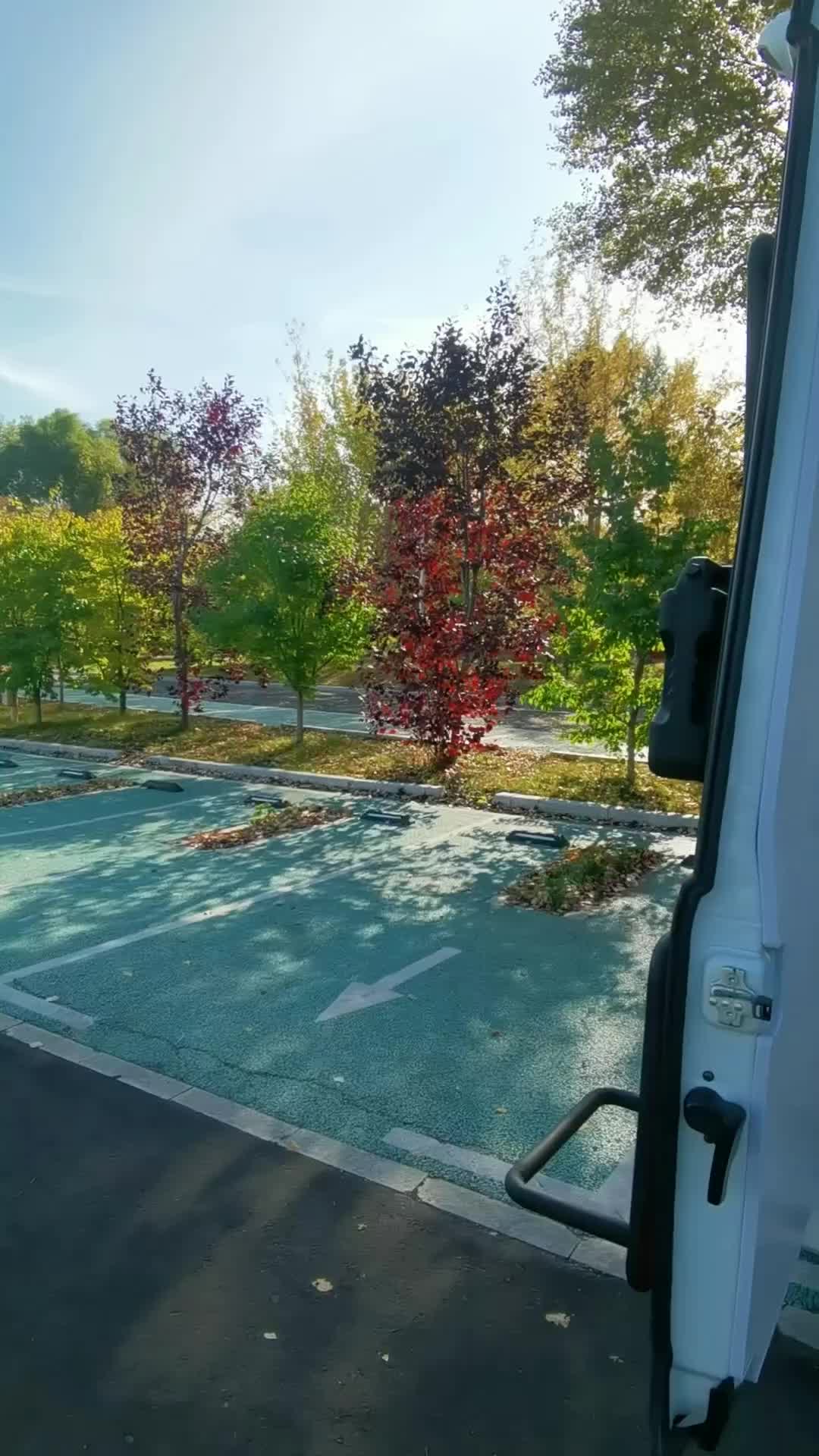 房车里的独立后厨房,真的很方便。#房车旅行 #自驾游 #改装