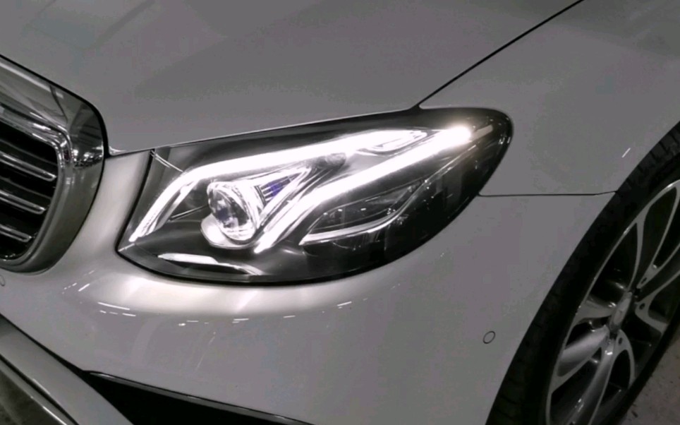 奔驰E级几何多光束大灯 实测