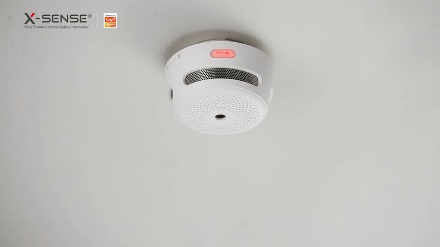 Powered by Tuya 智能烟雾传感器,值得信赖的家庭安全卫士。
