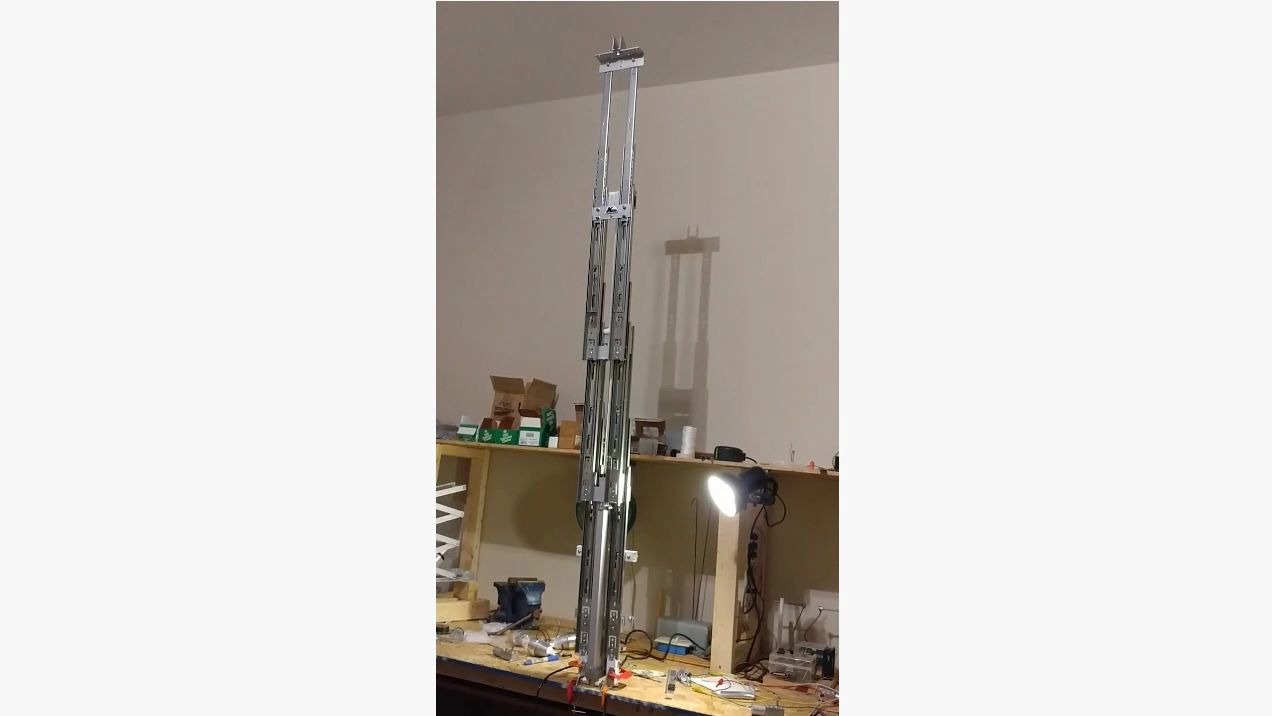 老外自制DIY绳排滑轨伸缩装置 起重机伸缩原理