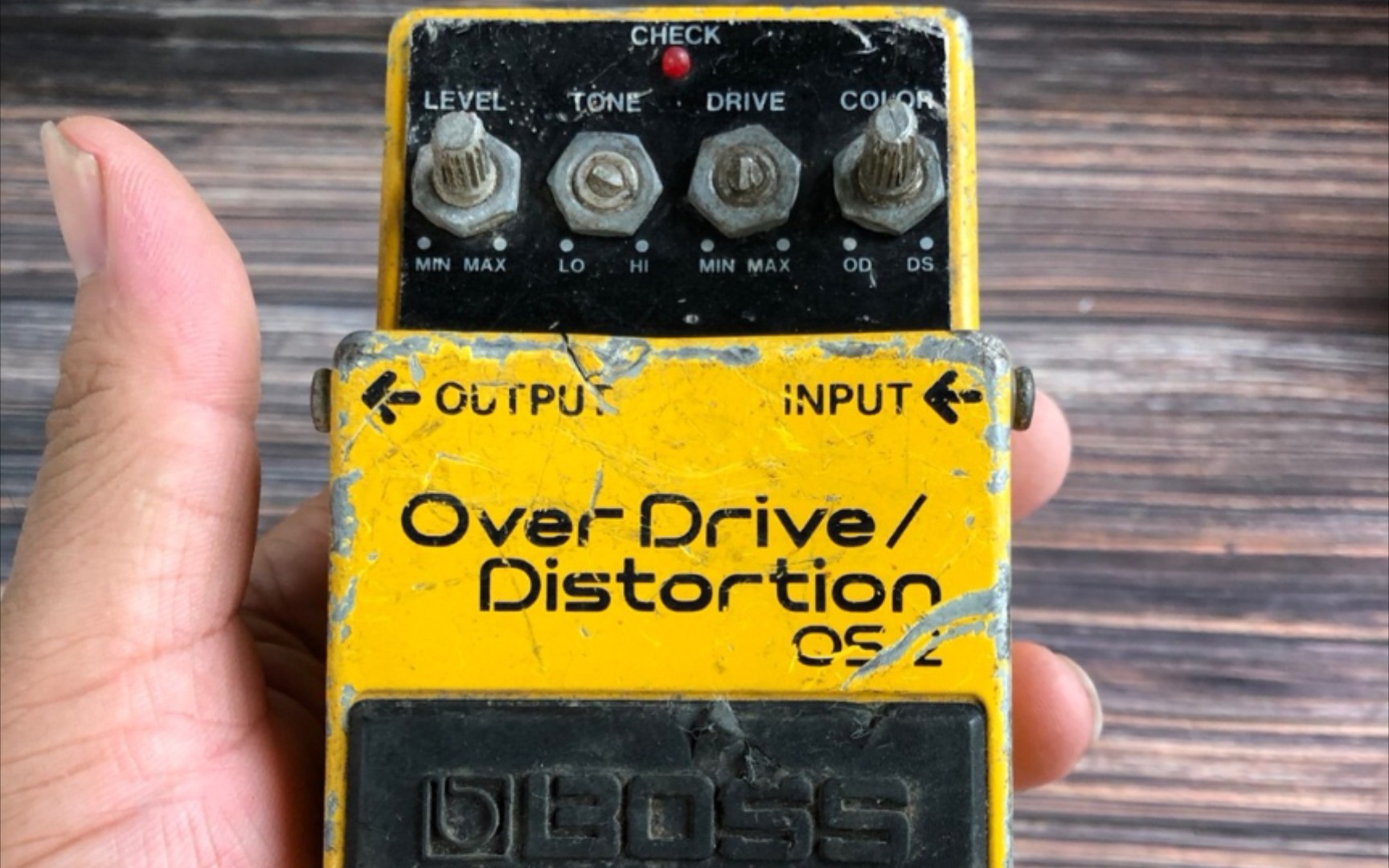 捡的 BOSS OS-2 过载/失真单块效果器 简单测试