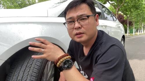 车辆轮胎更换的两个标准新手司机注意避免发生危险