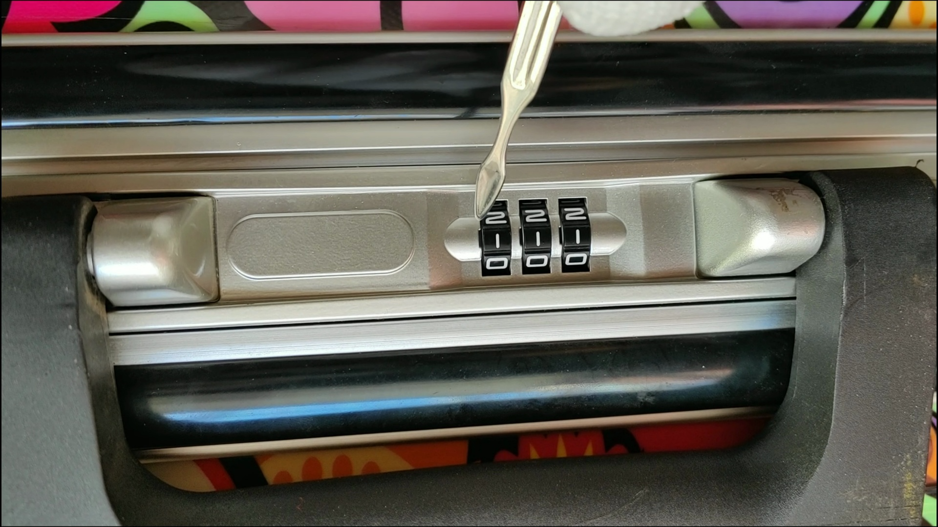 旅行箱设置的密码忘记了怎么办?看过来