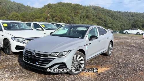 今天到了一台顶配的大众CC,给大家介绍一下