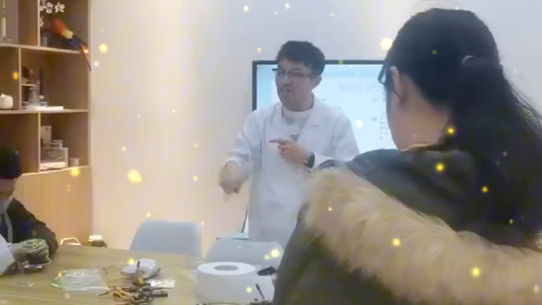 ...二极管,简称为LED,是一种常用的发光器件,它在照明领域应用广泛。