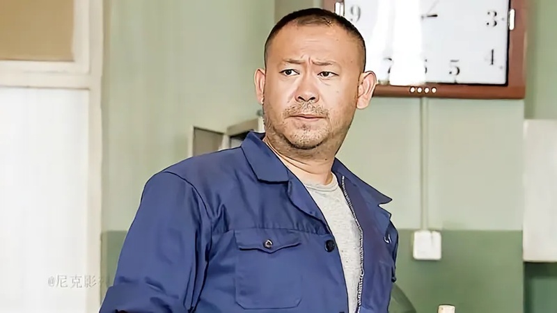 厂长让会计去银行存钱,不料对方带着十万块跑了