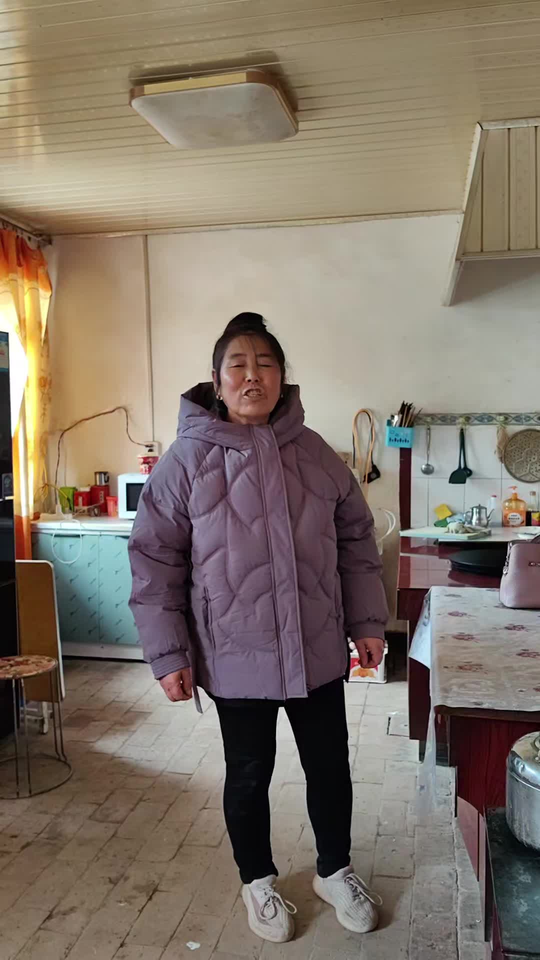 姐妹们,钱去哪了,有发现的吗?今天婆婆逛街丢了钱,竟跑回来指着我,骂...