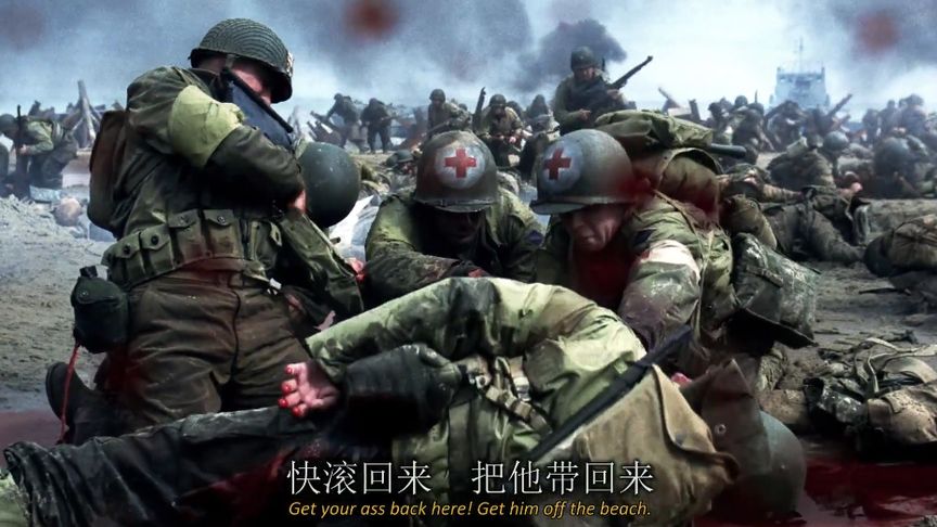 医疗兵在战场中间救人,敌军顺势补枪