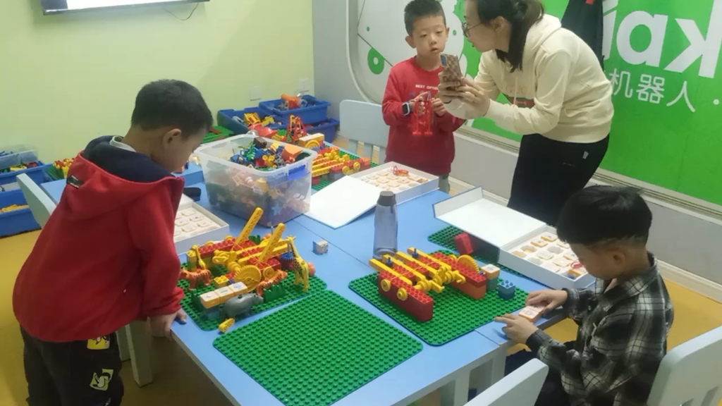 乐高大颗粒配合智慧屋模块