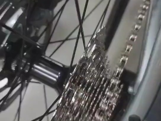 后飞轮显示有晃动原理