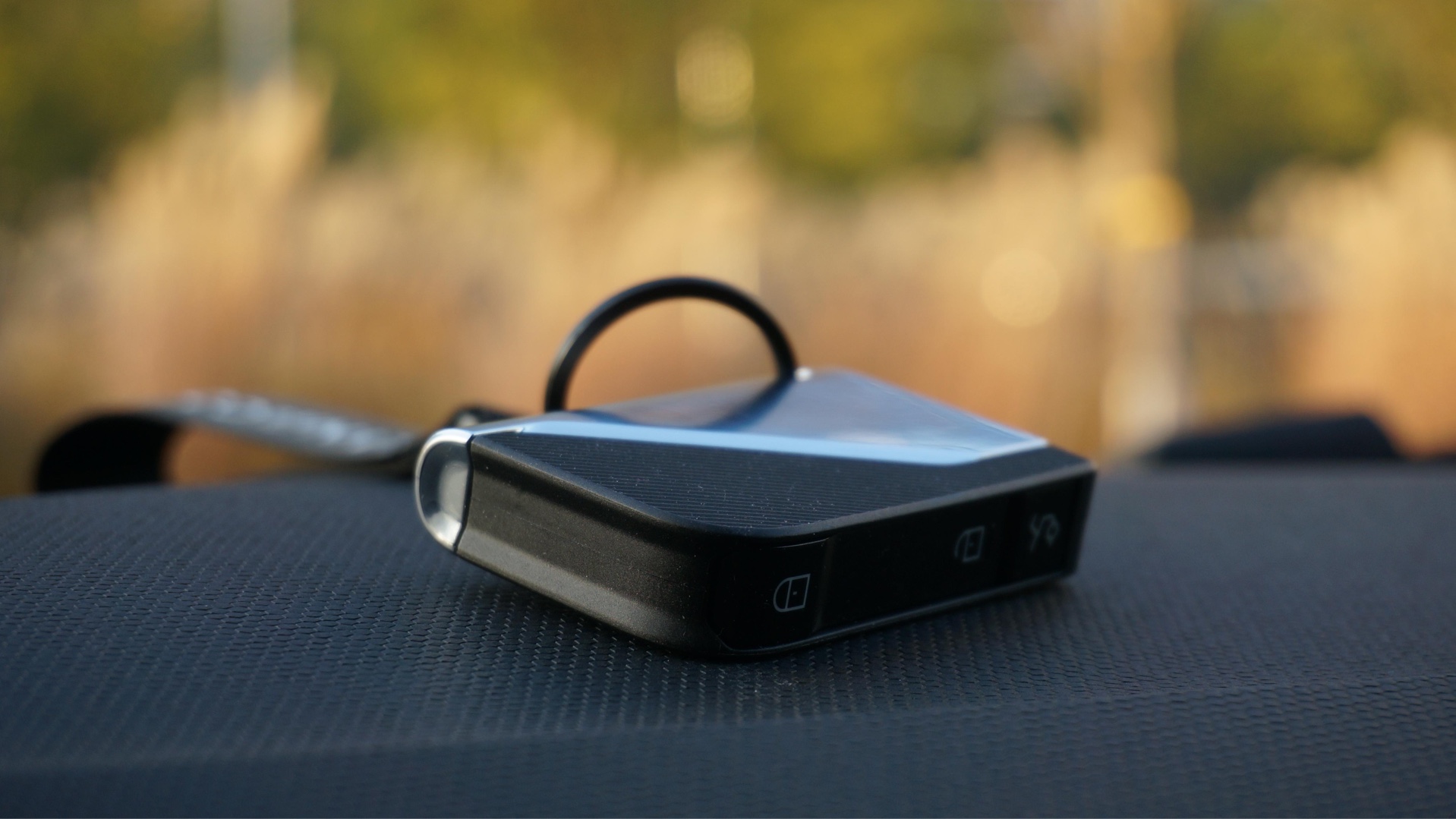 领克打火机钥匙快速换电池