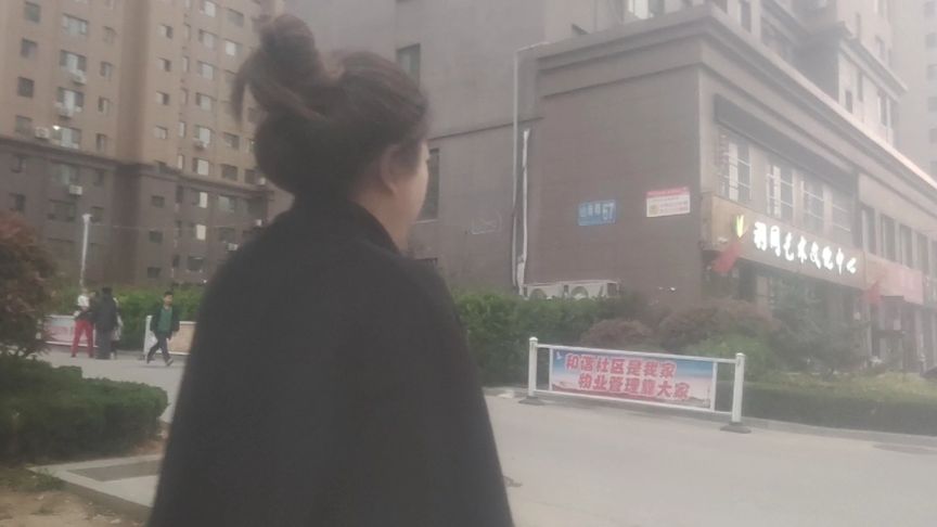 下班回家偶遇大姐网购这么多快递,看互联网还给我们带来了什么?