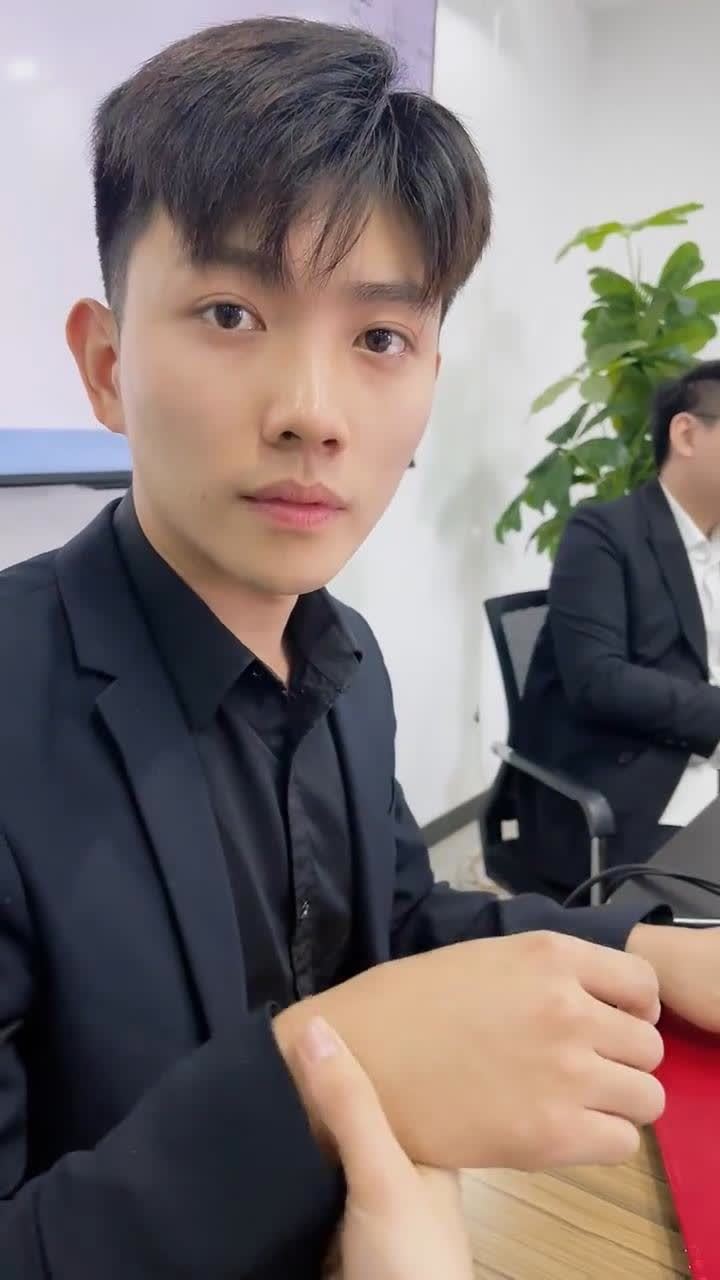 万万想不到.裁员会裁到老板头上.讯飞会议鼠标M610