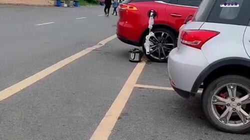 车主脑洞大开,饭煮好了,可电动车却没电了,这就得不偿失了