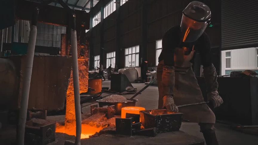 参观稀土冶炼工厂,用手机记录的稀土冶炼工人的日常(二)