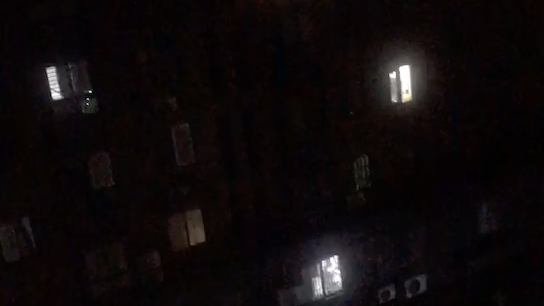 ...小孩子就又哭又闹要跳楼真是网络害了下一代 教育出了问题真是很可怕