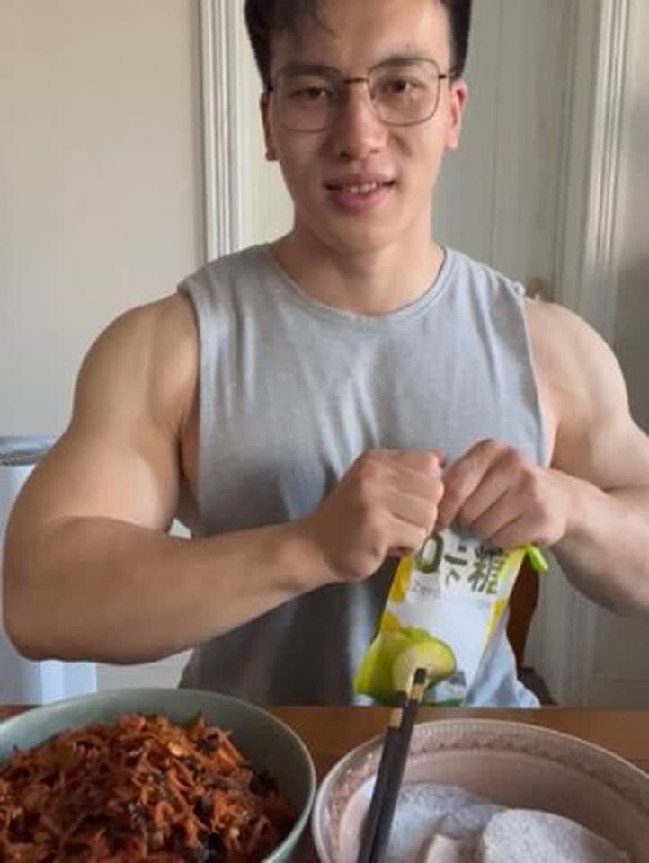 简单估算碳水蛋白质脂肪的量,不备赛误差大点也没事,一个阶段一个...