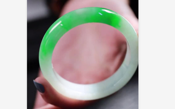 翡翠的价格评估,靠经验的人工VS靠数据的系统,哪个完胜? 翡翠