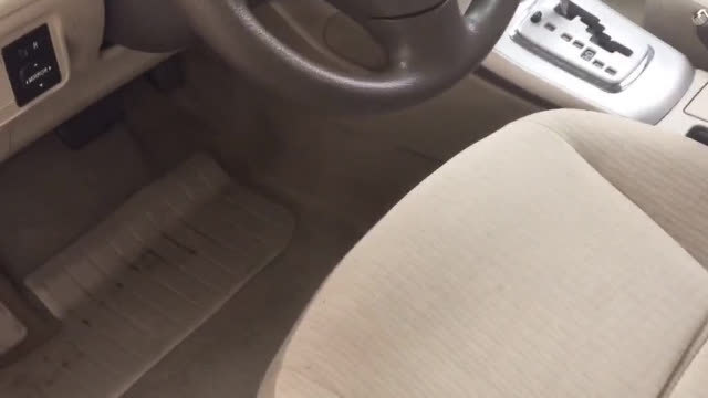 丰田卡罗拉1.6自动,原车主开了10年只学会了加玻璃水