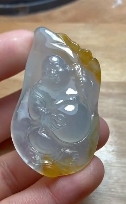 种老发黑的料子绝不会让人失望!#翡翠##玉雕##玉石##珠宝#