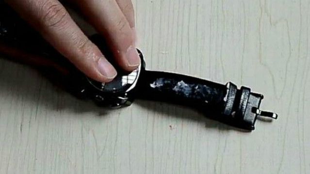 夏天出汗手表带容易发臭怎么办?只需这一招,表带不臭还能有香味