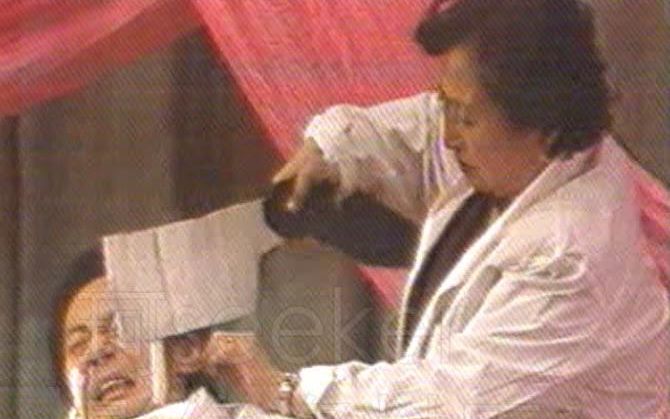 1986年小品《理发》讽刺了?A、顾客 B、理发师 C、没看过【北京台...