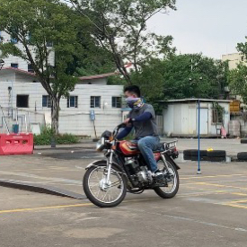 就叫徐仔吧 