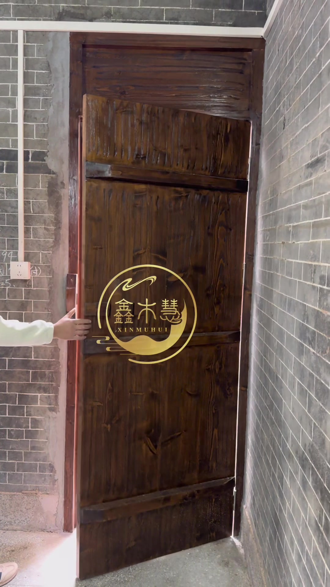 老式木门,门闩展示#制作过程 #古法传承 #仿古门窗 #木门