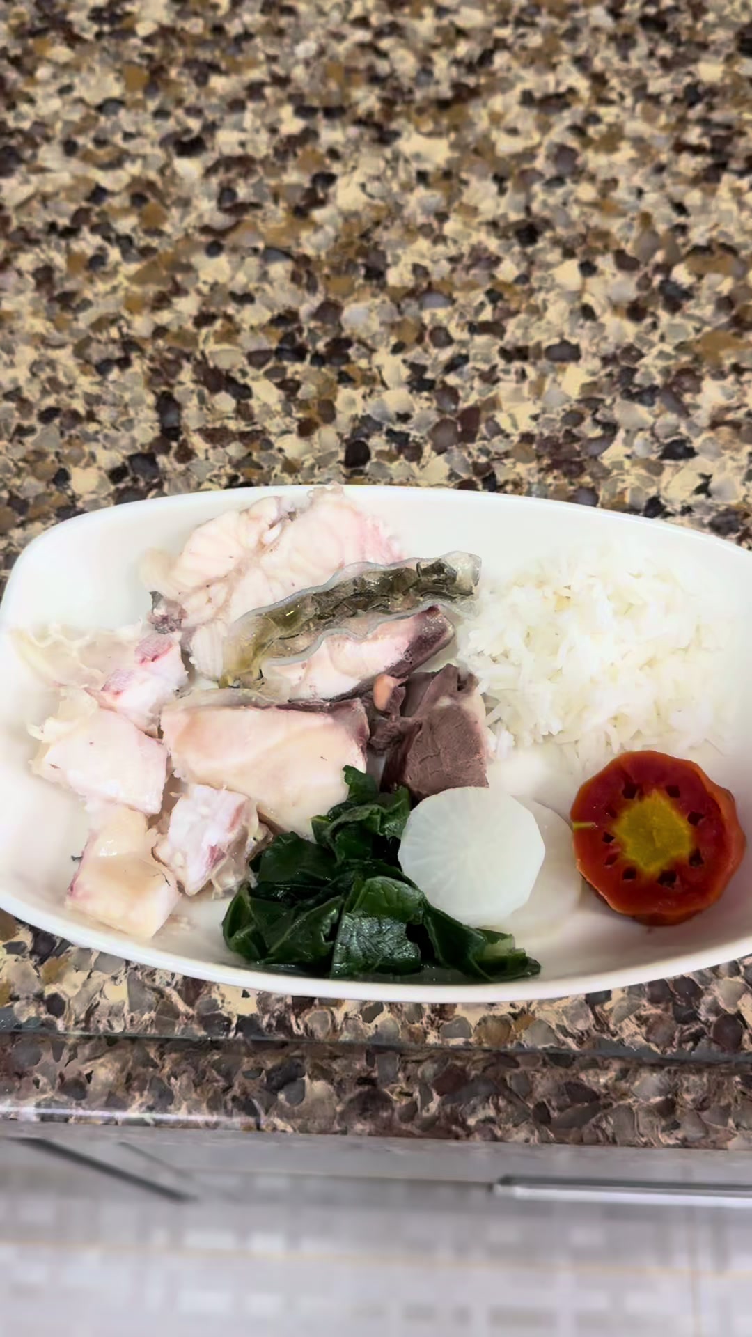 ...段青菜&小量白米饭。功效:补脑补钙美毛补充维B维稳心脑血管平衡。