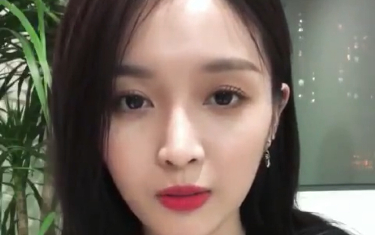 【吴宣仪】微博500万粉丝福利 宣仪教你画淡妆啦 美妆博主已上线